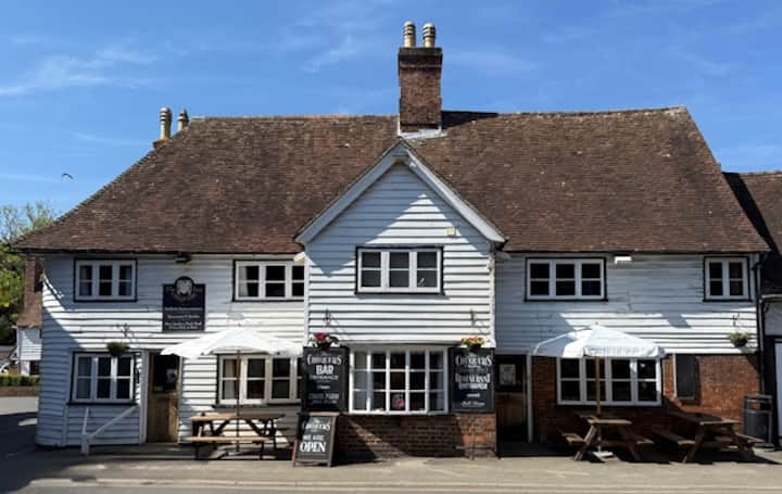 The Chequers Inn Pub - Tenterden