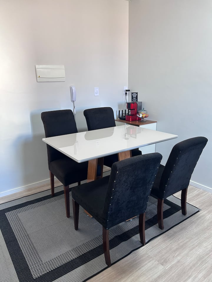 Apartamento Com 2 Dormitórios Em Condomínio. - Itatiba