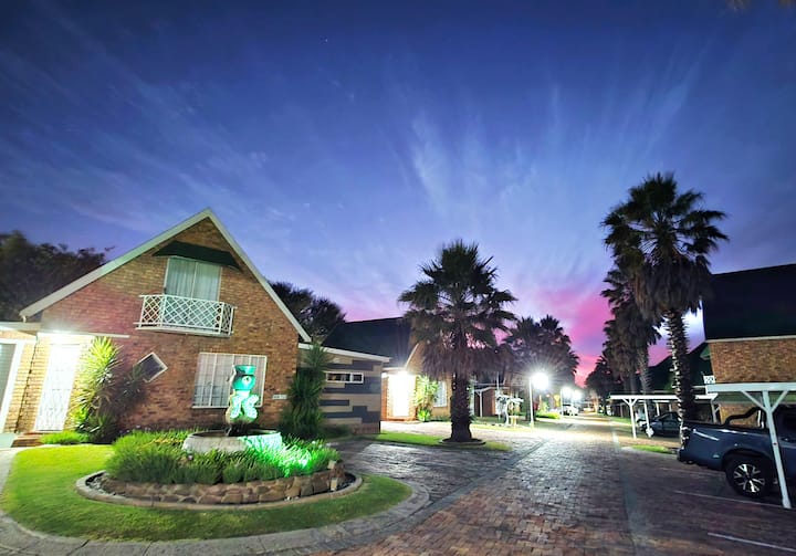 One Bedroom Apartment, The Business Lodge, Secunda - Evander
