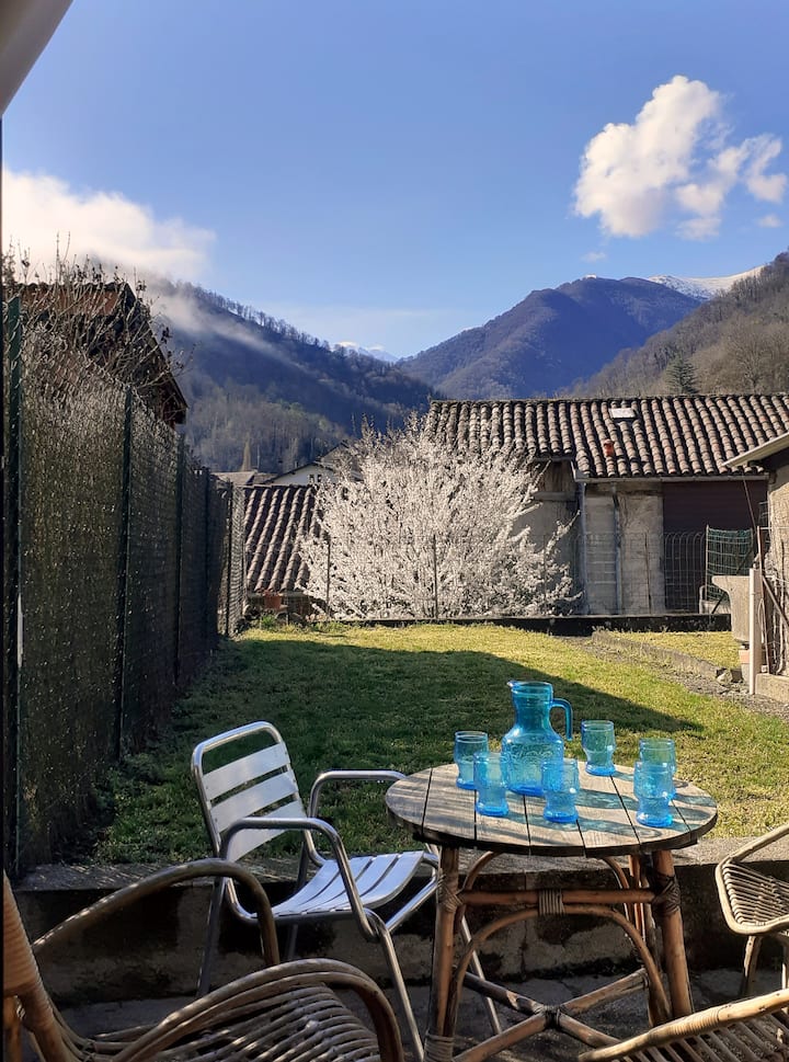 Maison De Ville T.5 Ouverte Sur Un Charmant Jardin - Seix