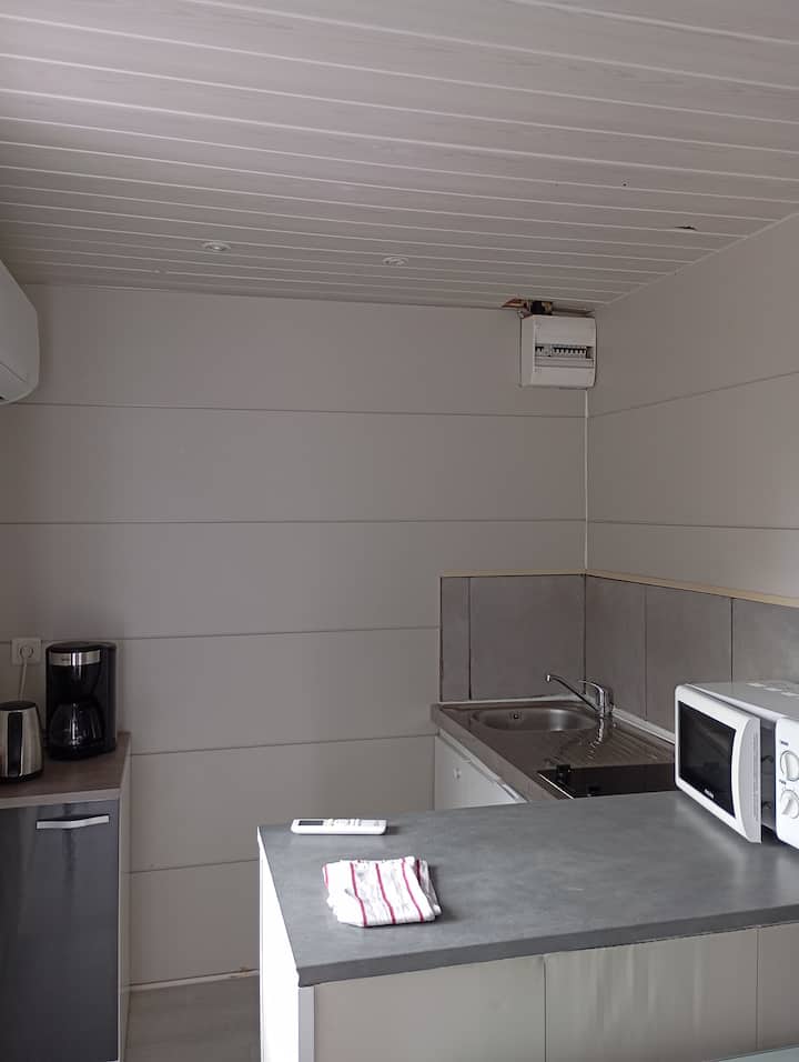 Studio Meublé Numéro 2. - ibis Tours Sud