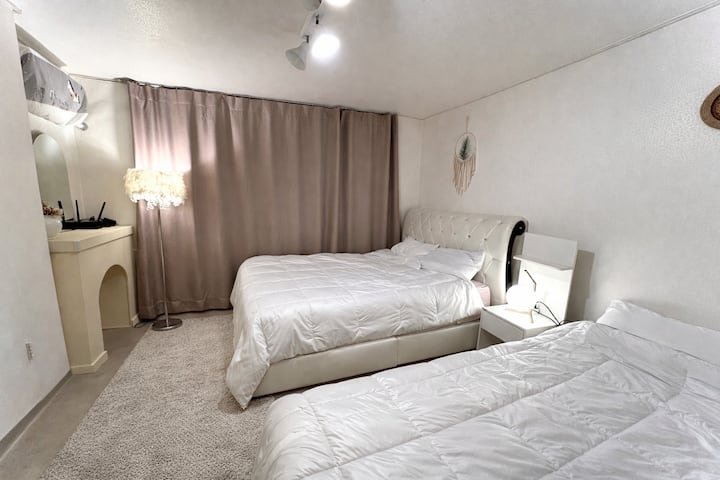 Bright & Cozy Stay For Subway - Bucheon-si