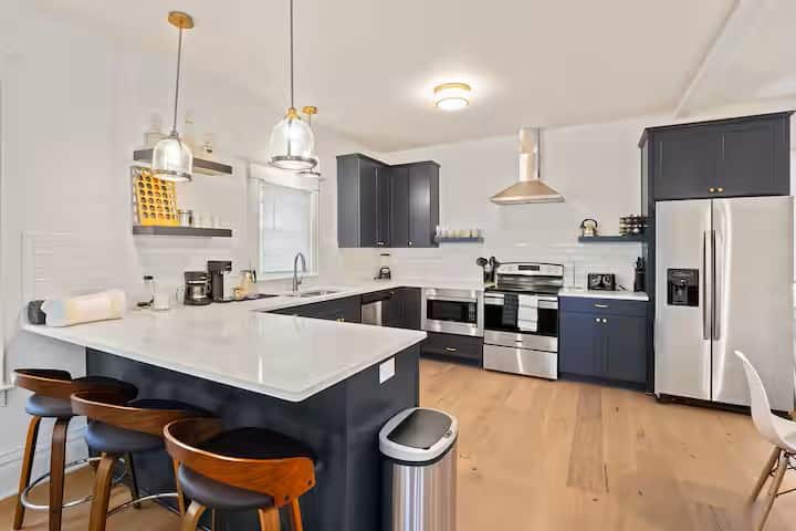 Spacious Prohibition Inspo 4 Bed - Kansas City