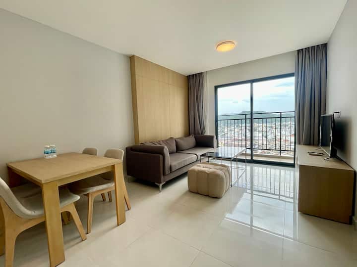 Cozy 2-bedroom Apt/partial Oceanview/rooftop Pool - Vietnam
