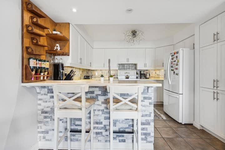 Spacious 2br | Walkable & Bright - Brossard