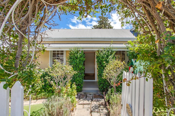 Waymaker Cottage - Franschhoek