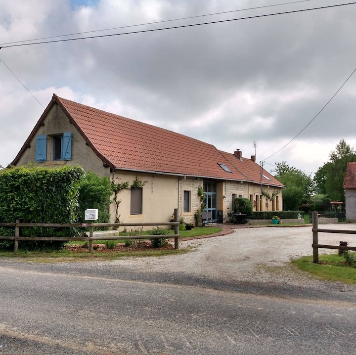 Chambre Paysanne à La Ferme - Digoin