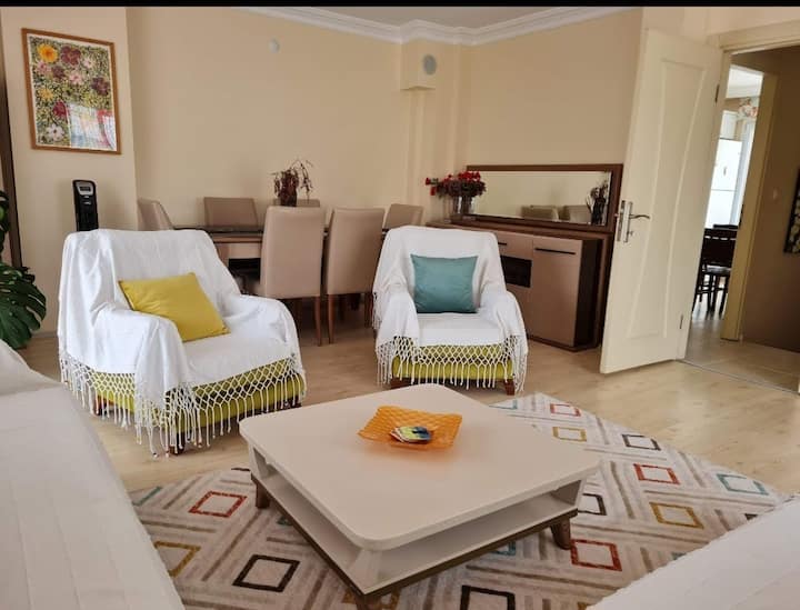 Sarımsaklı Merkezde Villa - Ayvalık