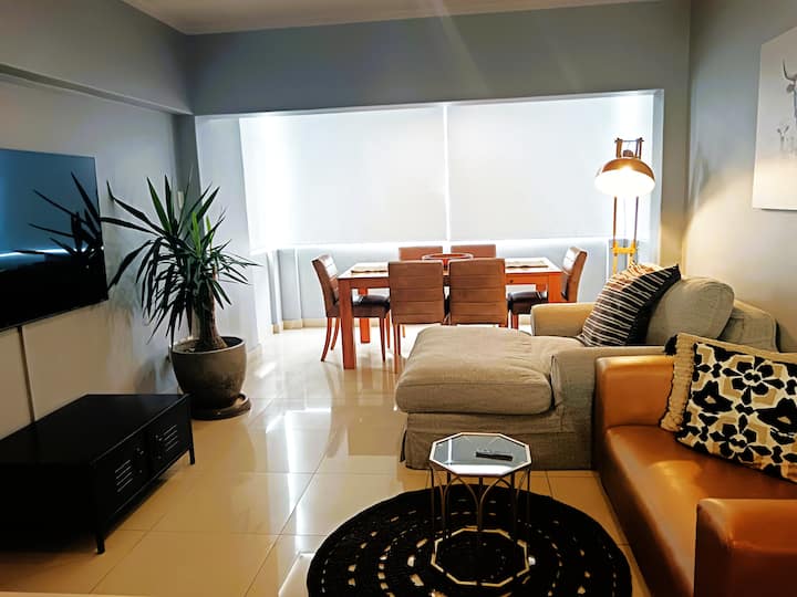 Stylish Sea Point Family Pad - Camps Bay