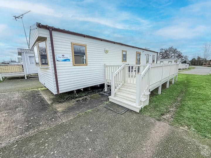 Caravan With Decking In Hunstanton Ref 23063w - Thornham