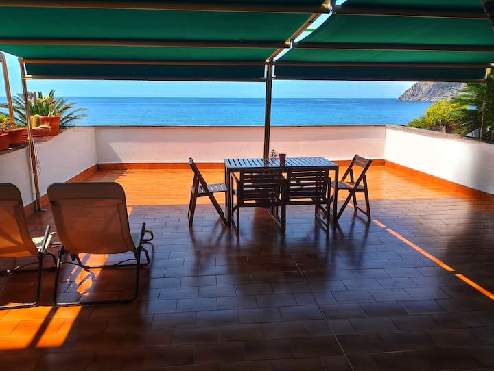 Suspended Over The Sea - Moneglia