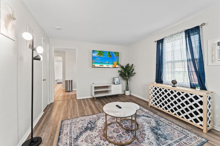 The Darling Den - Dayton, OH