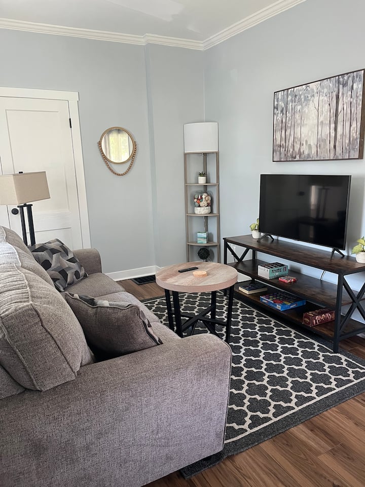 Kirkwood Cove - Cozy 2br/1ba Townhome - Davenport, IA