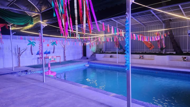 The Red Brick Estate Group Retreat W/2 Pools - Mandya