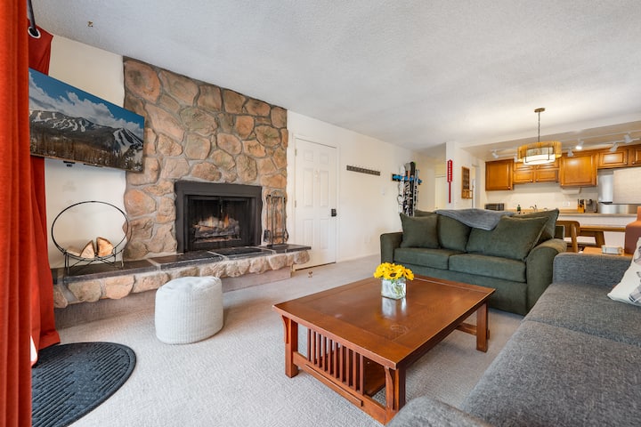 Snow Is Coming! Bright And Updated Mountain Condo - Fraser, CO