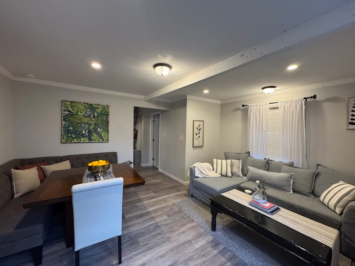 Stroll To 3rd Street From Evermore Carriage House! - McMinnville, OR