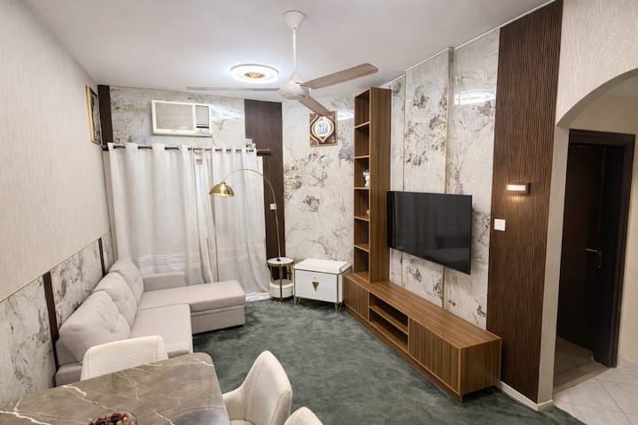 Modern 1br | 2 Bathroom | Deira Market | Fast Wifi - Dubai