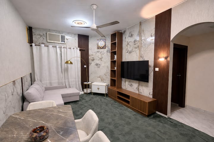 Modern 1br With 2 Baths | Deira Market | Fast Wifi - Dubai