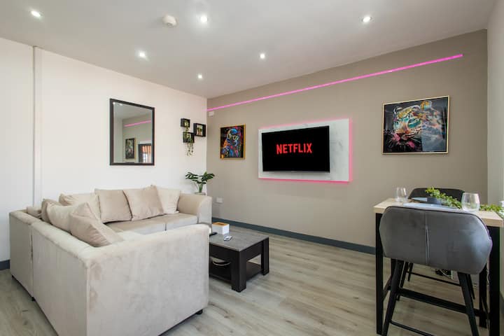 Home Near Leeds City Centre & Elland Road - Leeds