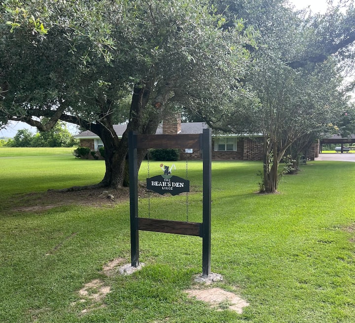 The Bears' Den Lodge - Poverty Point Reservoir State Park