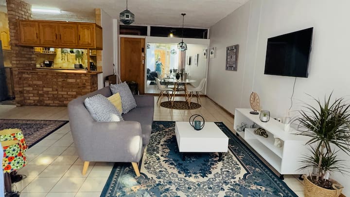 Cosy Flat Plus With Garden - Pretoria