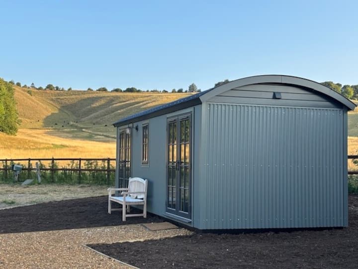 'Texel Hut' Glamping With Stunning Views - Devizes