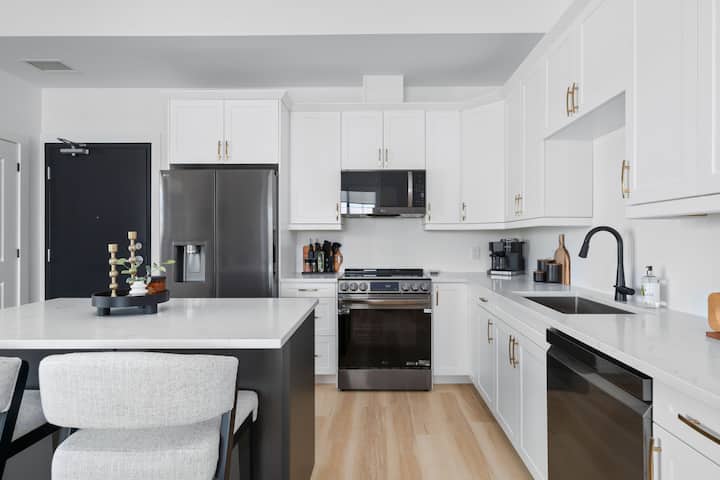 Boutique 2 Bdrm Condo - 科堡