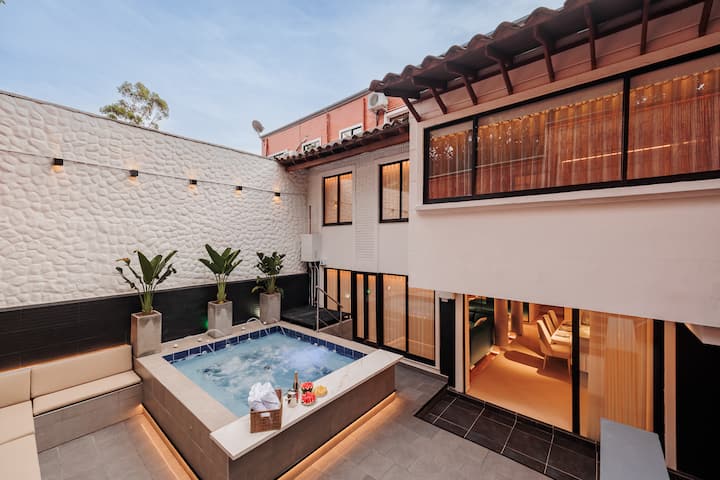 4bd Luxury Villa_xl Private Jacuzzi•pool Table/ac - Medellín