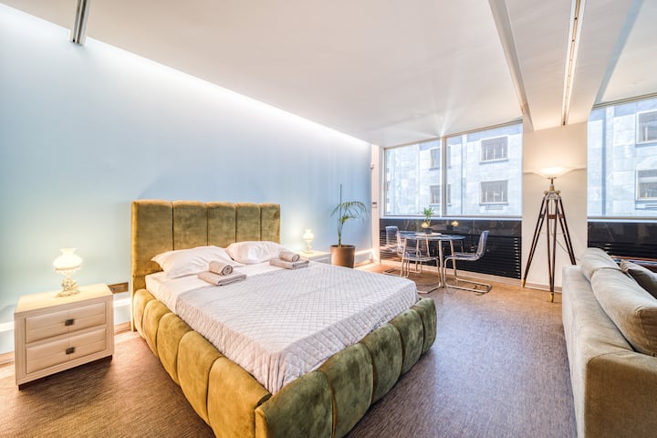 Central Luxury Loft @ 270m Metro Akadimias - Athens