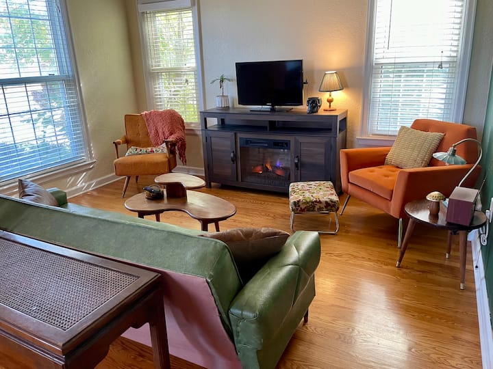 Charming Home In Cedar Rapids Ia - Cedar Rapids, IA