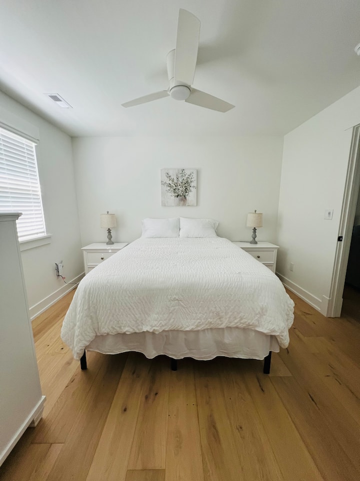 Casa Blanca Suite
Walking Distance To Downtown - Cary, NC