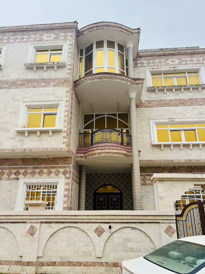 فيلا Vipراقية وواسعة وجديدة الاثاث اVip Villa - Salalah