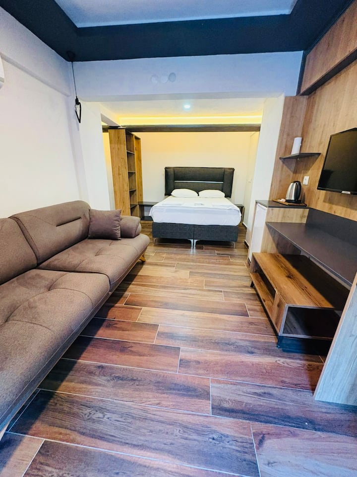 Havuzlu,kahvaltı Dahil,denize1km - Sarıgerme