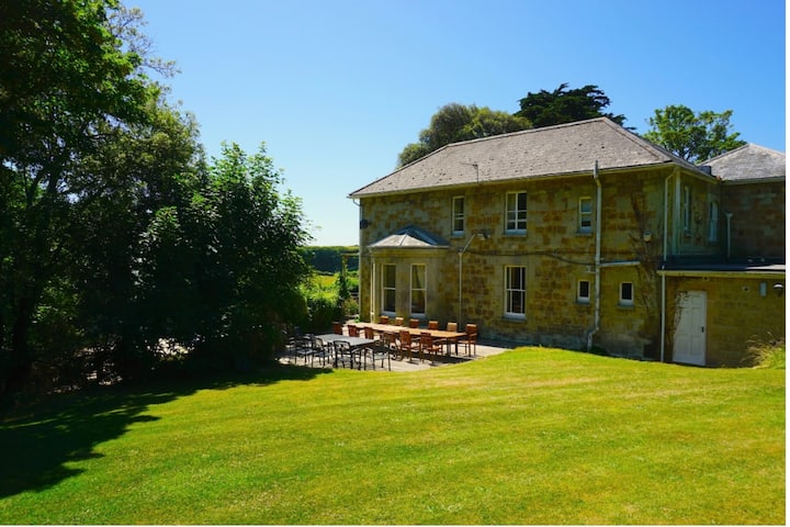 Beautiful Manor On The Coastal Path, Sea Views - Isle of Wight