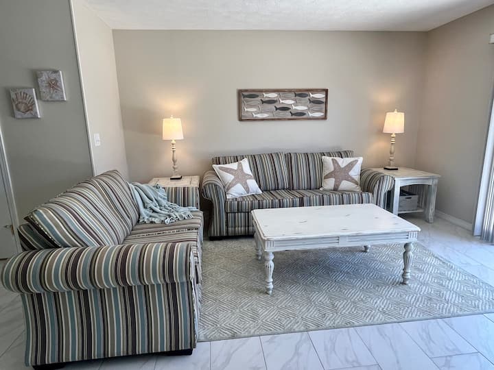 Pcb 2br Family Fun • Pool • Putt‑putt • Pickleball - Panama City Beach, FL