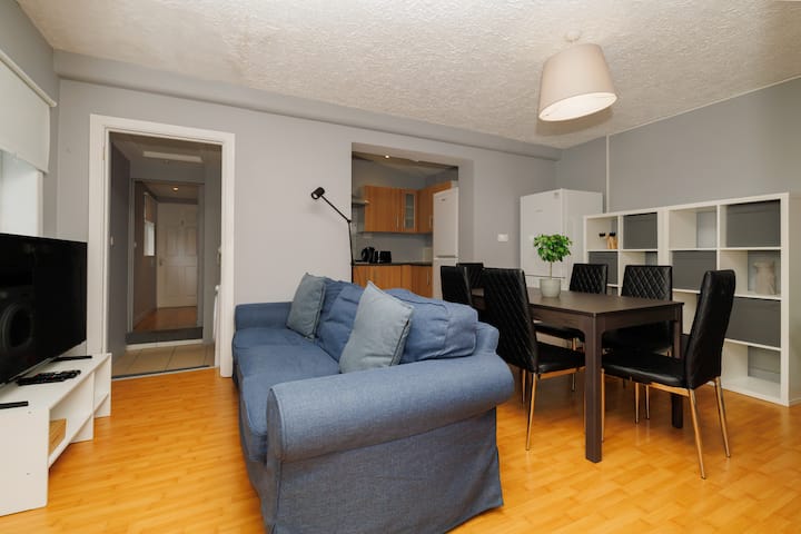 Modern Ensuite Bedroom In Carnlough Rd. - Dublin