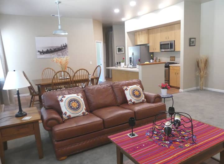 Stay In The Heart Of Downtown - Templeton, CA