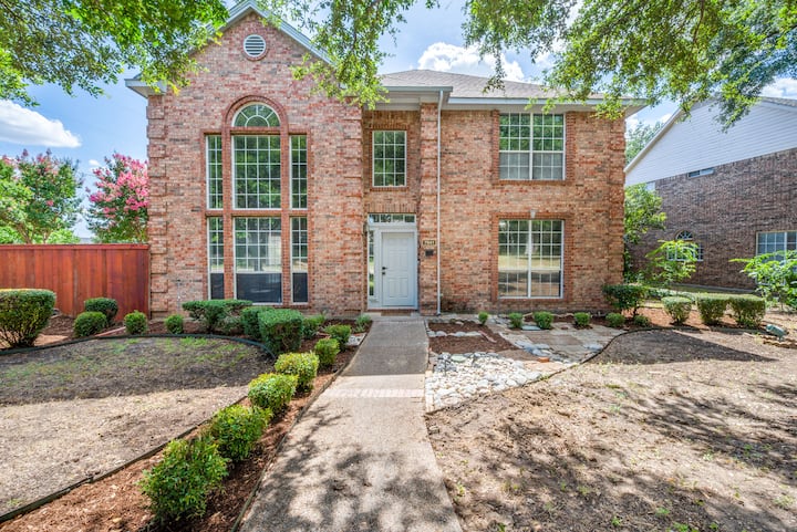 Modern 5br Retreat Near Toyota Stadium Frisco Tx - Frisco, TX
