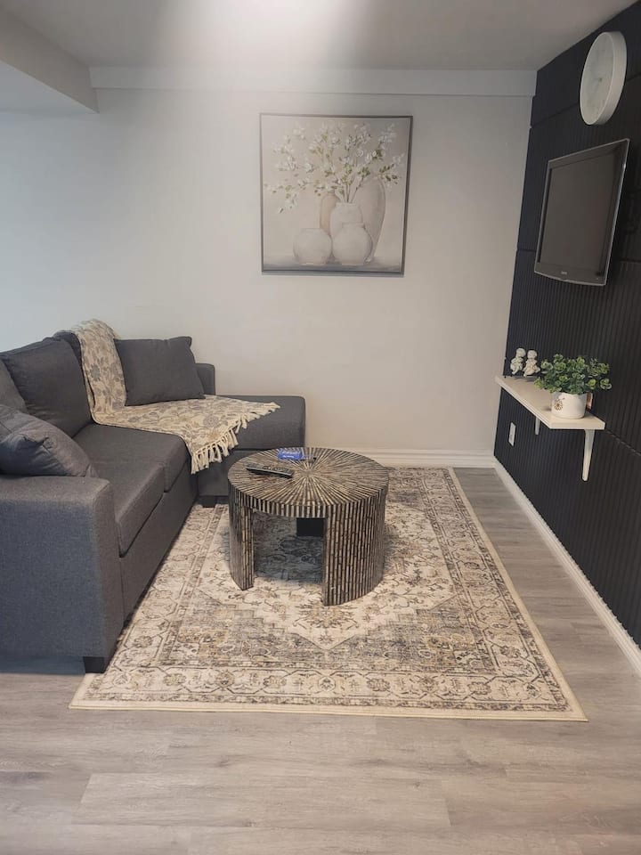A Cozy Basement 2 Room Apartment - Toronto