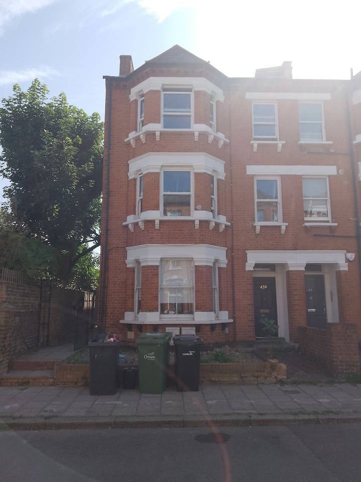 2-bed Garden Flat In Vibrant Sw9 - Whitehall