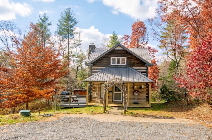 The Bird’s Nest- Unique Log Cabin/private/hot Tub! - West Jefferson, NC
