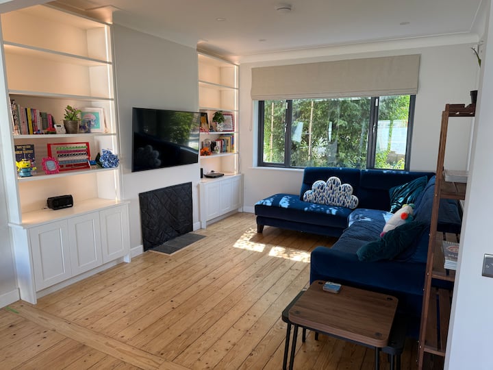 Spacious Home With Two Bedrooms And A Sunny Garden - Malahide