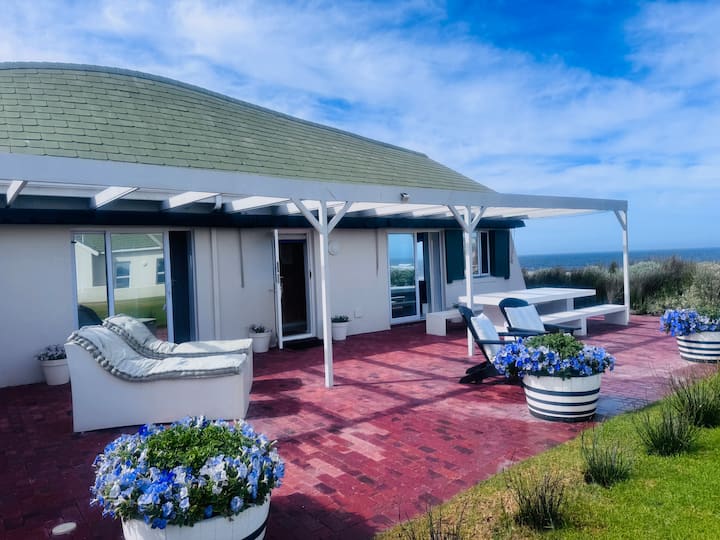 Idyllic Beach Cottage, Jakkalsfontein - Grotto Bay