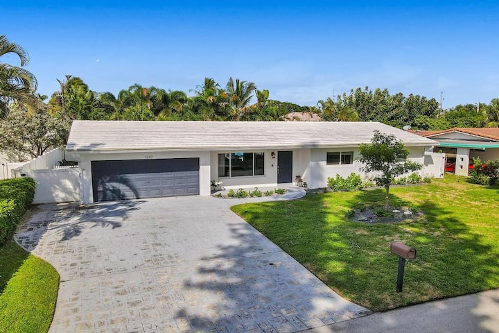 Stylish 4br | Heated Pool & Spa - Boca Raton, FL