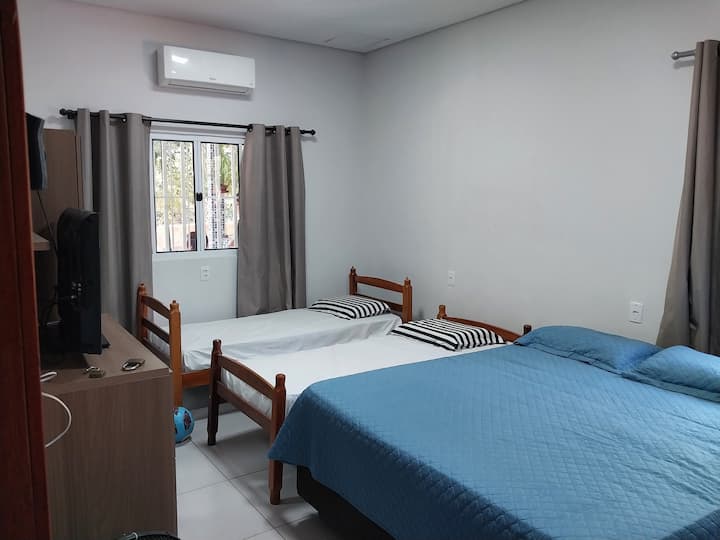 Casa Ampla Com Varanda E Muito Verde - Cuiabá