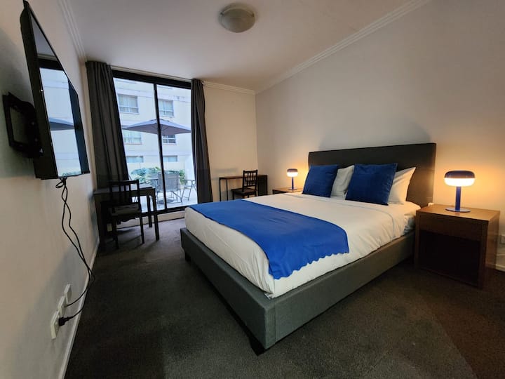 Apartment With Balcony Near Icc On Dixon Street - Surry Hills
