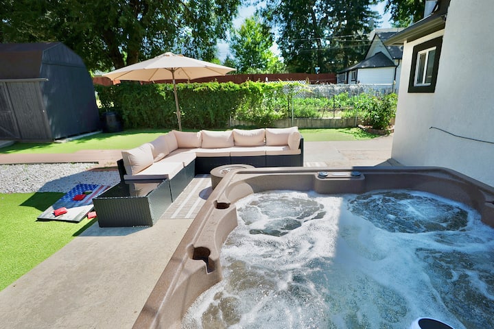 Traveler’s Dream Home! Hot Tub, Firepit, & Bbq - United States