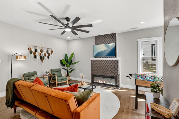 Traveler’s Dream Home! Hot Tub, Firepit, & Bbq - 科羅拉多泉