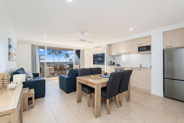 Waters Edge At The Pier / King Bed/ Spa/ Stunning - Hervey Bay