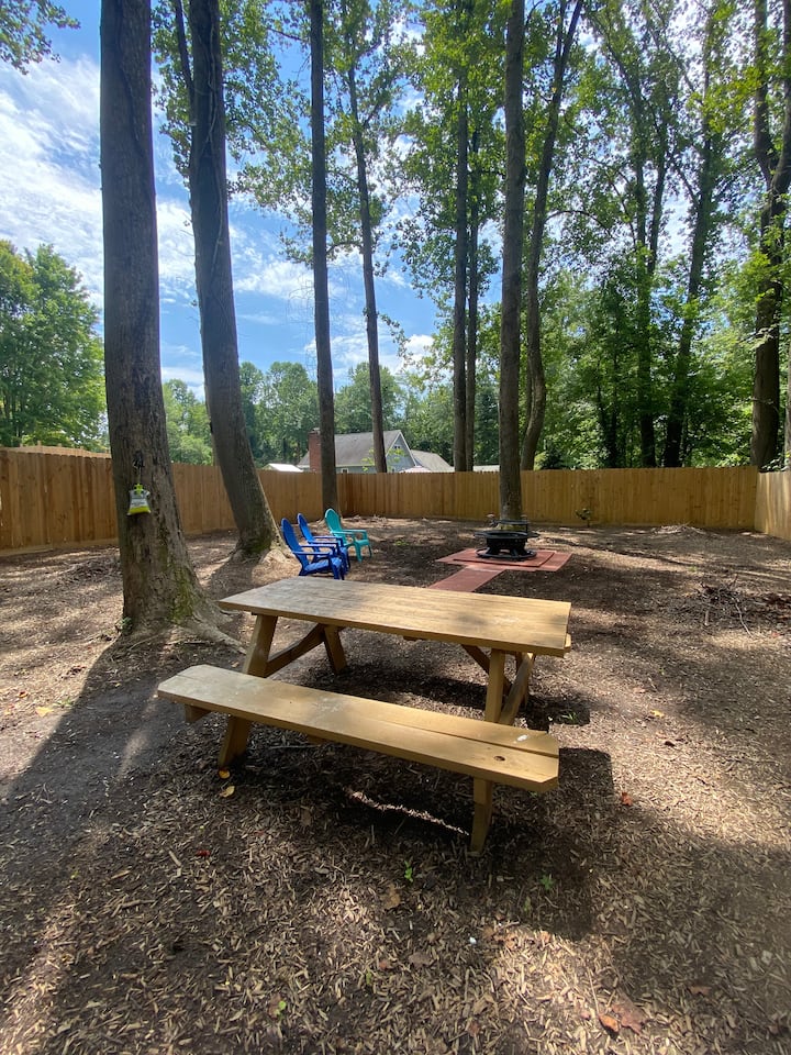 Wagworld Woods Campsite 21+ Only - Sierra Nevada